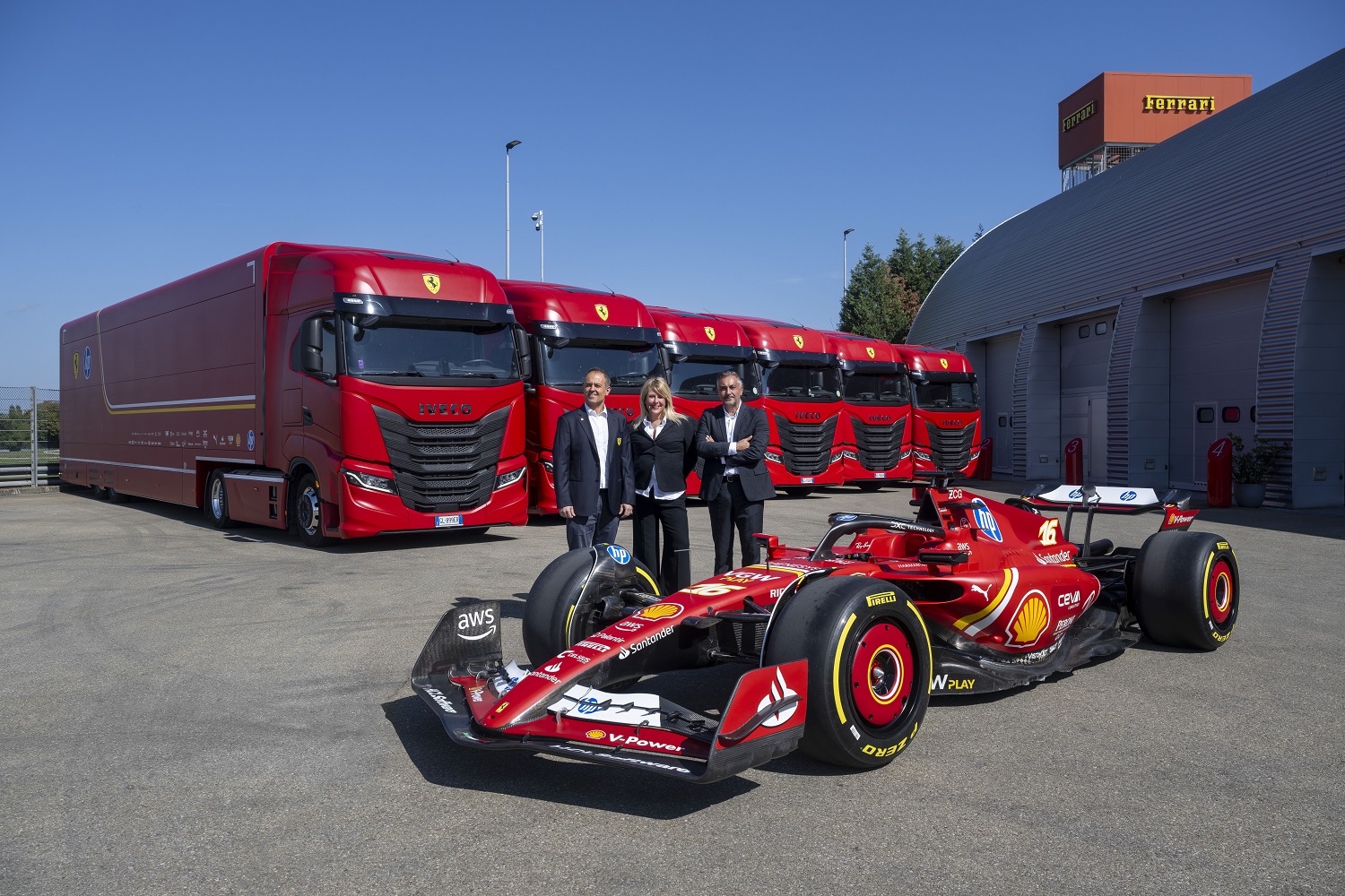 IVECO: consegnati 15 S-Way e un Daily alla Scuderia Ferrari HP - Trucknews