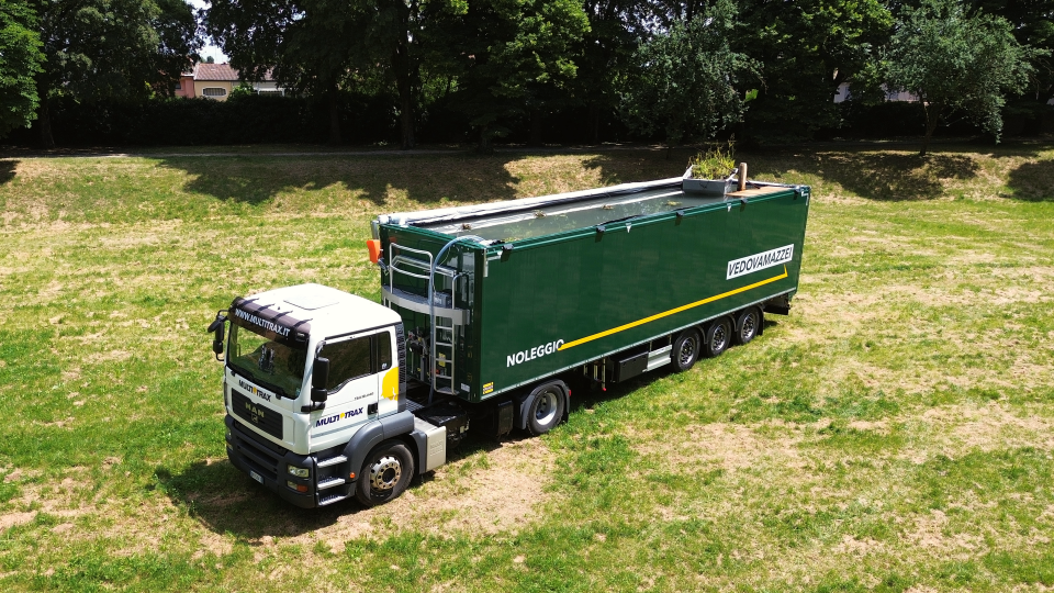 Il semirimorchio Kraker Multitrax diventa opera d'arte a Cremona ...