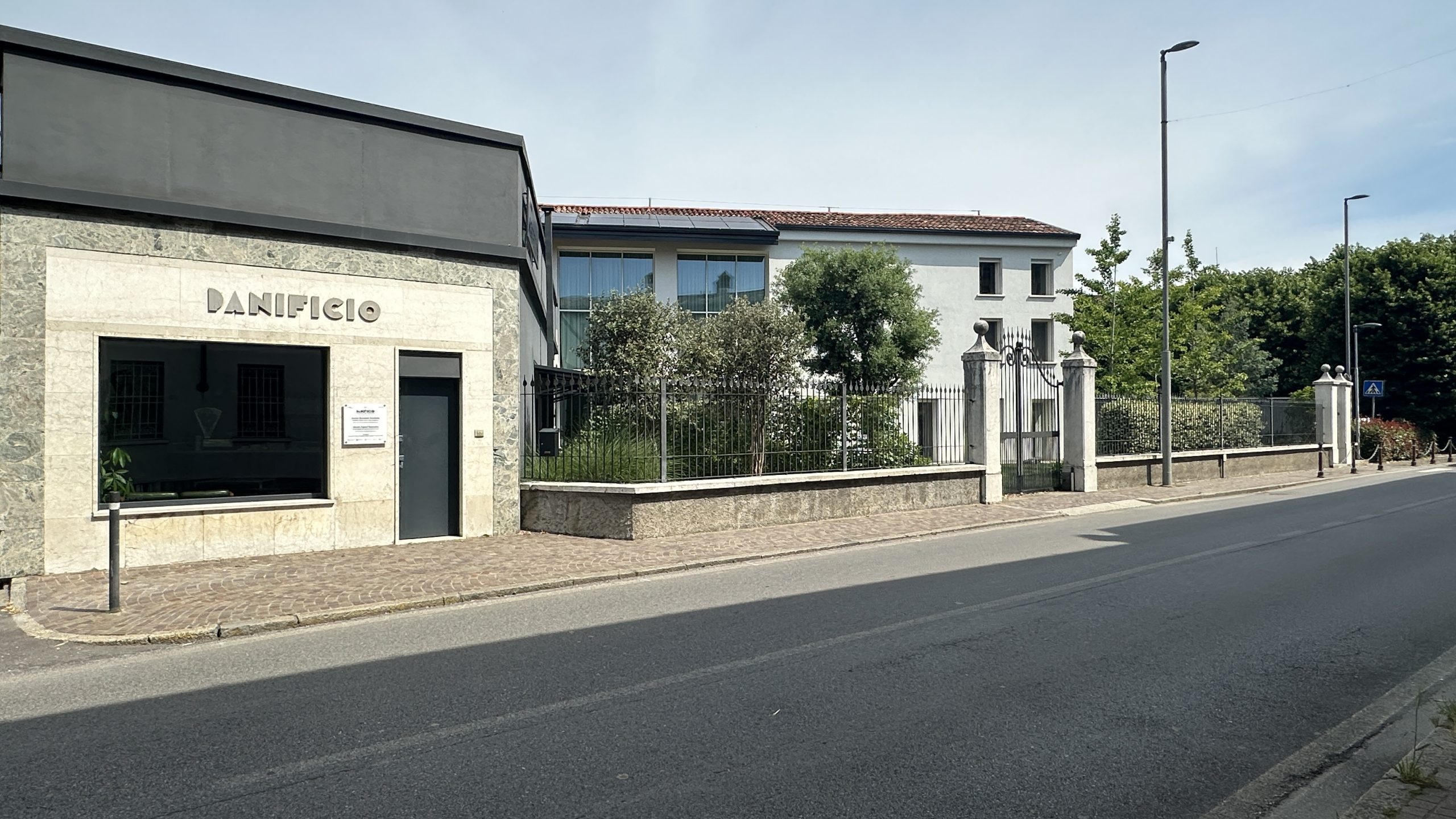 Andrea Benedetti fa rinascere un fienile a Pompiano - Guidafinestra