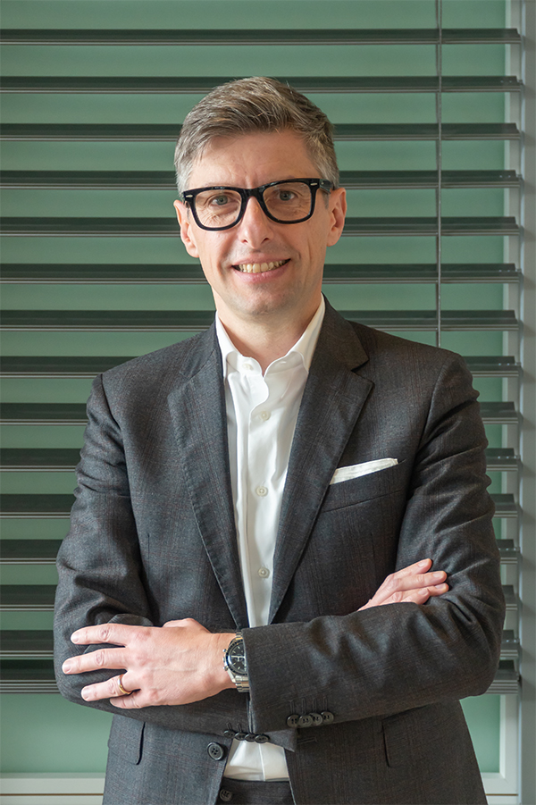 Serramentista al centro: Griesser lo sa - Guidafinestra