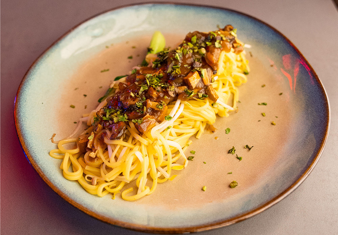 Noodles con salsa tofu e soia