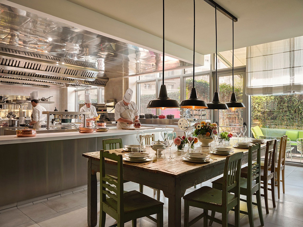 Lo chef's table di Giancarlo Morelli. Un modello di convivialità