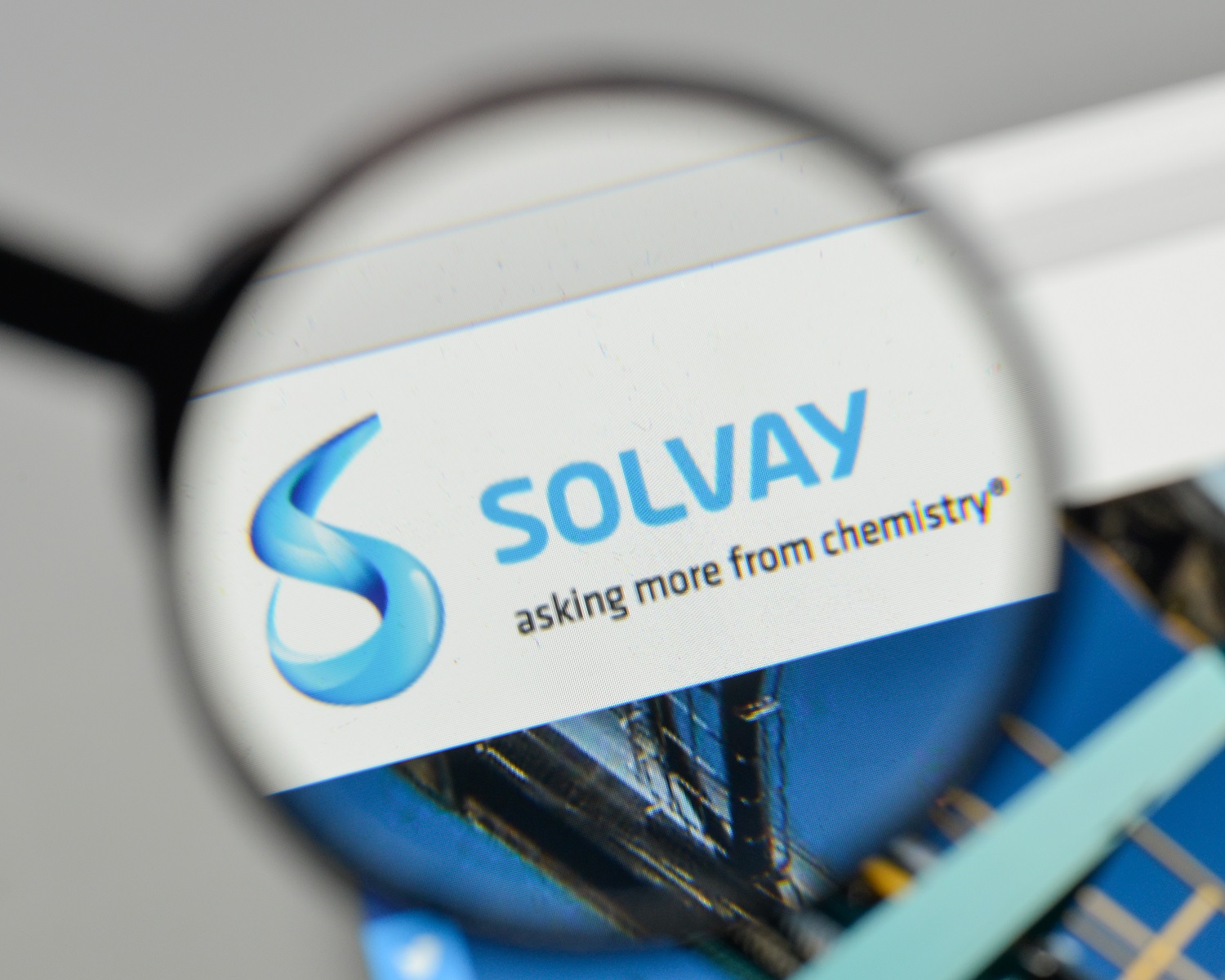 Solvay si divide in due aziende indipendenti: EssentialCo e SpecialtyCo