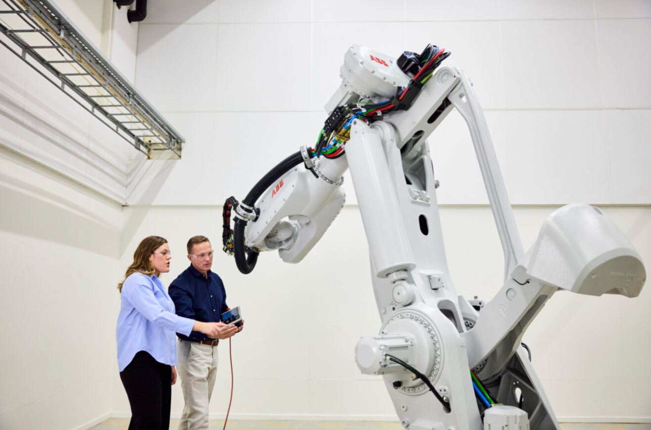 Robot di grandi dimensioni, ABB amplia la gamma - Techmec