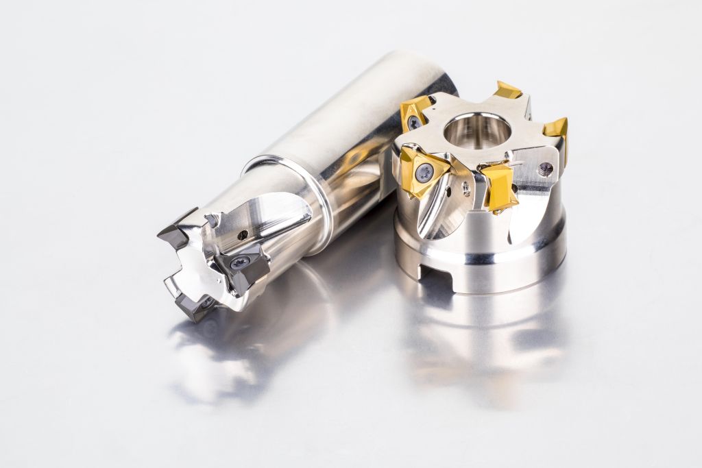 Fresatura per spallamenti, nuova gamma di frese e inserti Dormer Pramet