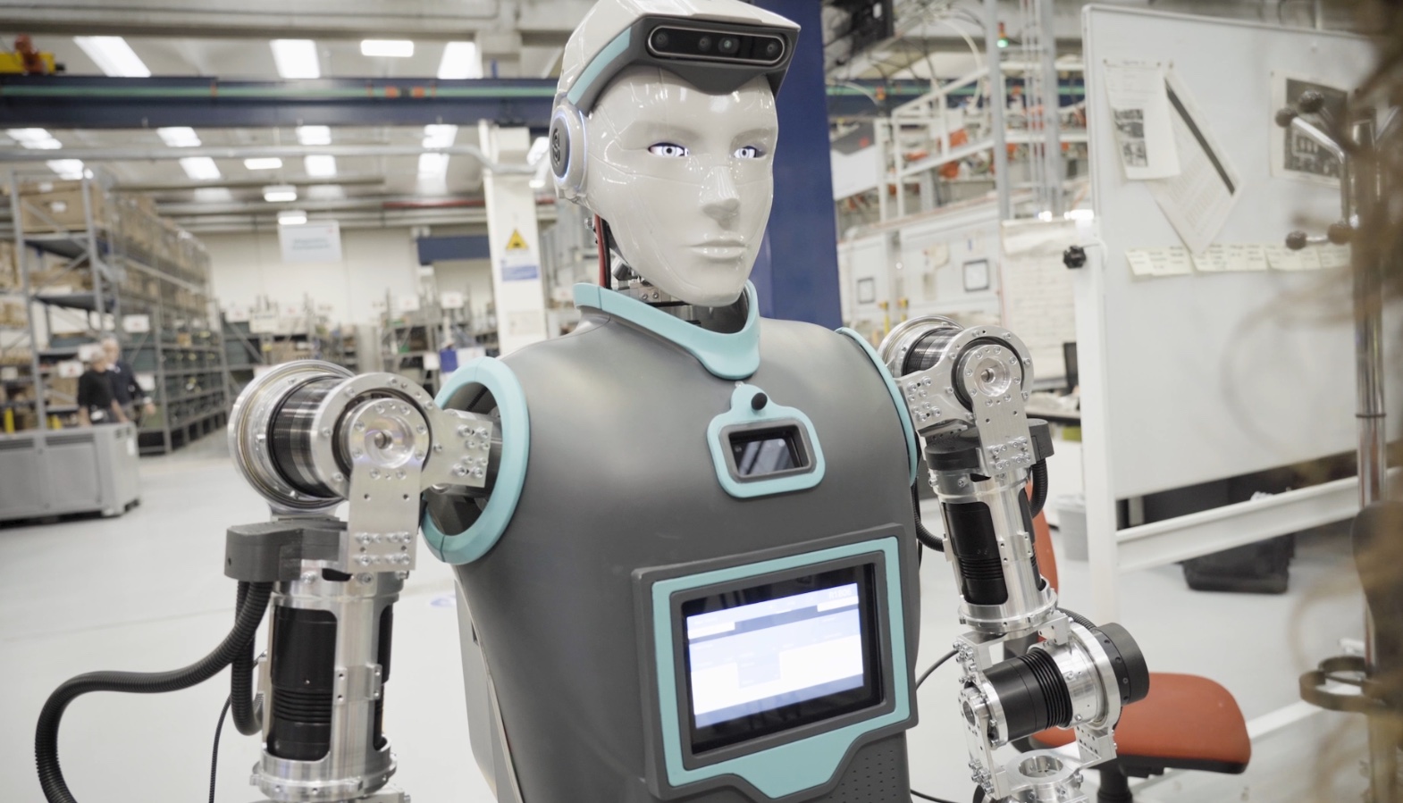 RoBee, il robot umanoide cognitivo entra in officina